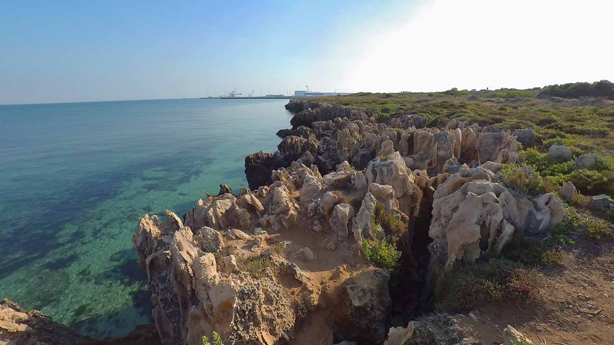 A Hike Around Lake Coogee, Henderson Cliffs and Mount Brown, Perth ...