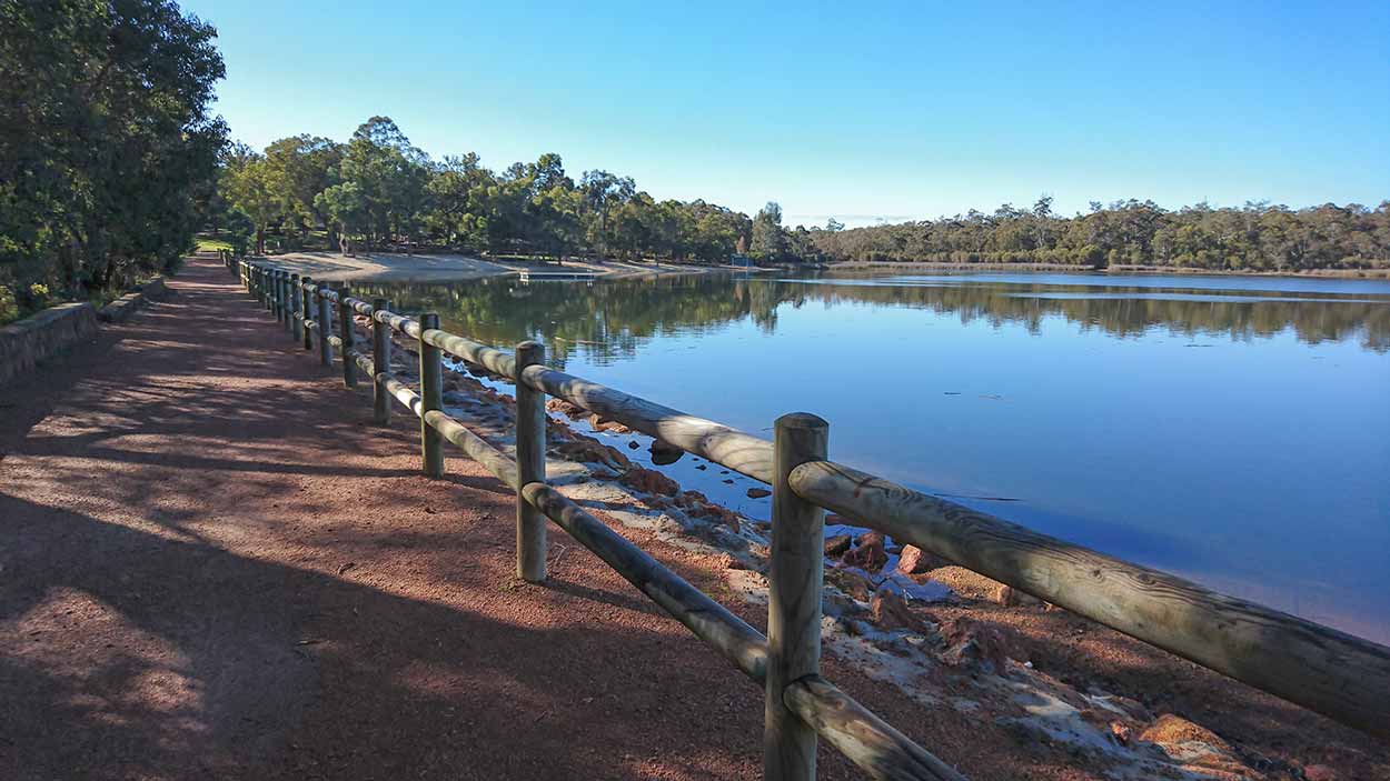 Hiking Chidlow to Mundaring via Lake Leschenaultia and the Railway ...