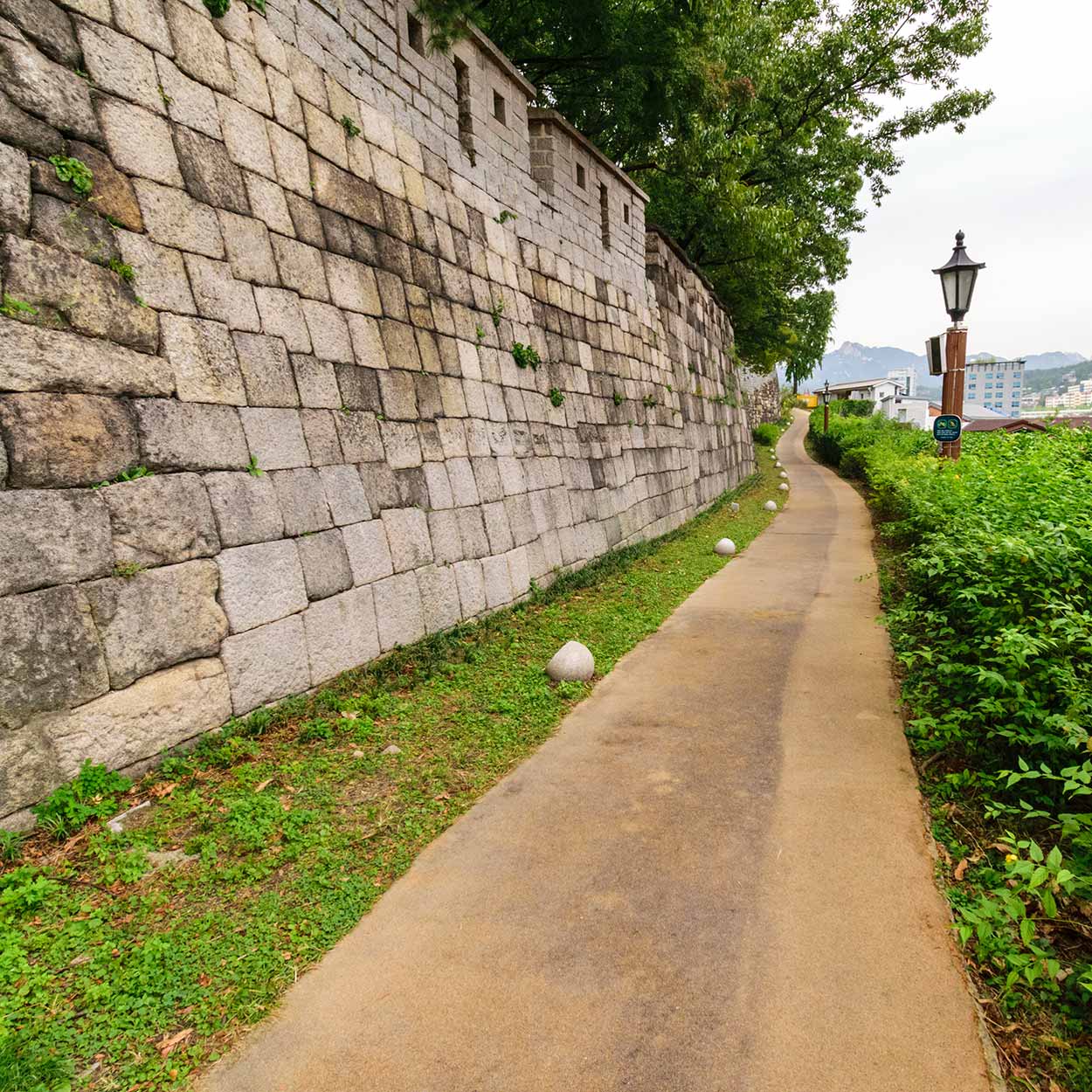 Walking the Seoul City Wall (Hanyangdoseong): Naksan and Baegak ...