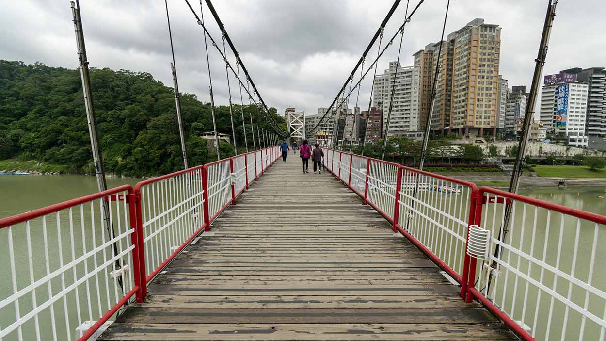 A Walk Around Bitan, Taipei, Taiwan