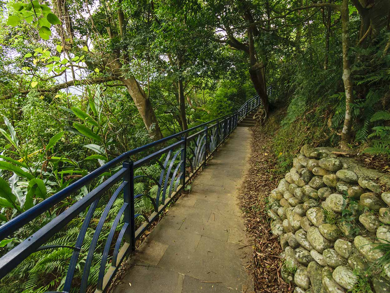 A Walk Around Bitan, Taipei, Taiwan